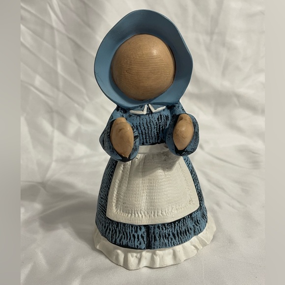 Accents | Vtg Hand Painted Faceless Amish Figurine | Poshmark